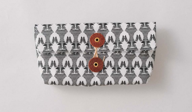 AKERU MUSEUM. vol.3 aap ポーチ guse ars | AKERU MUSEUM. vol.3 aap | 岩嵜紙器の ...